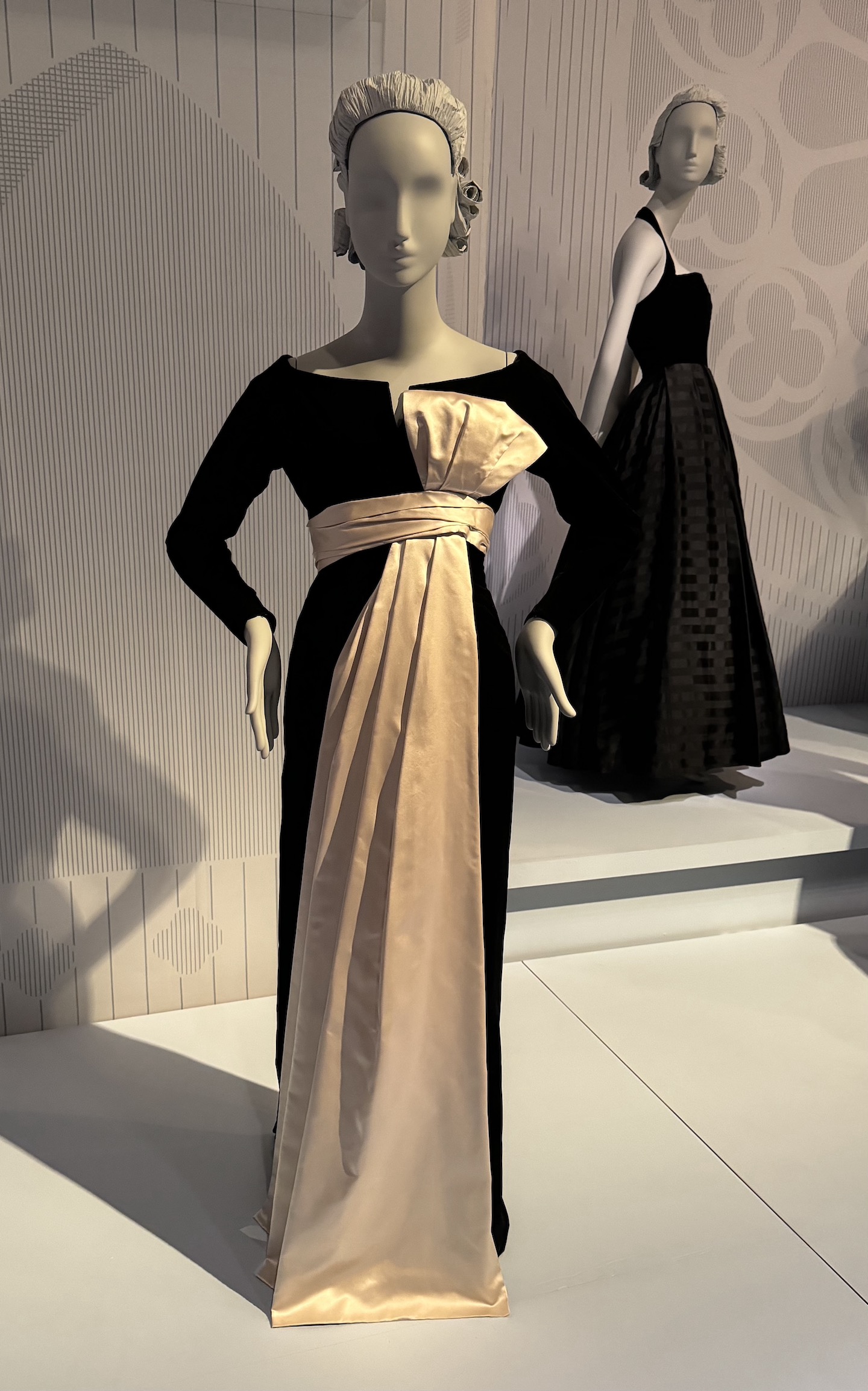 Review: Fashioning San Francisco | ZHI SU